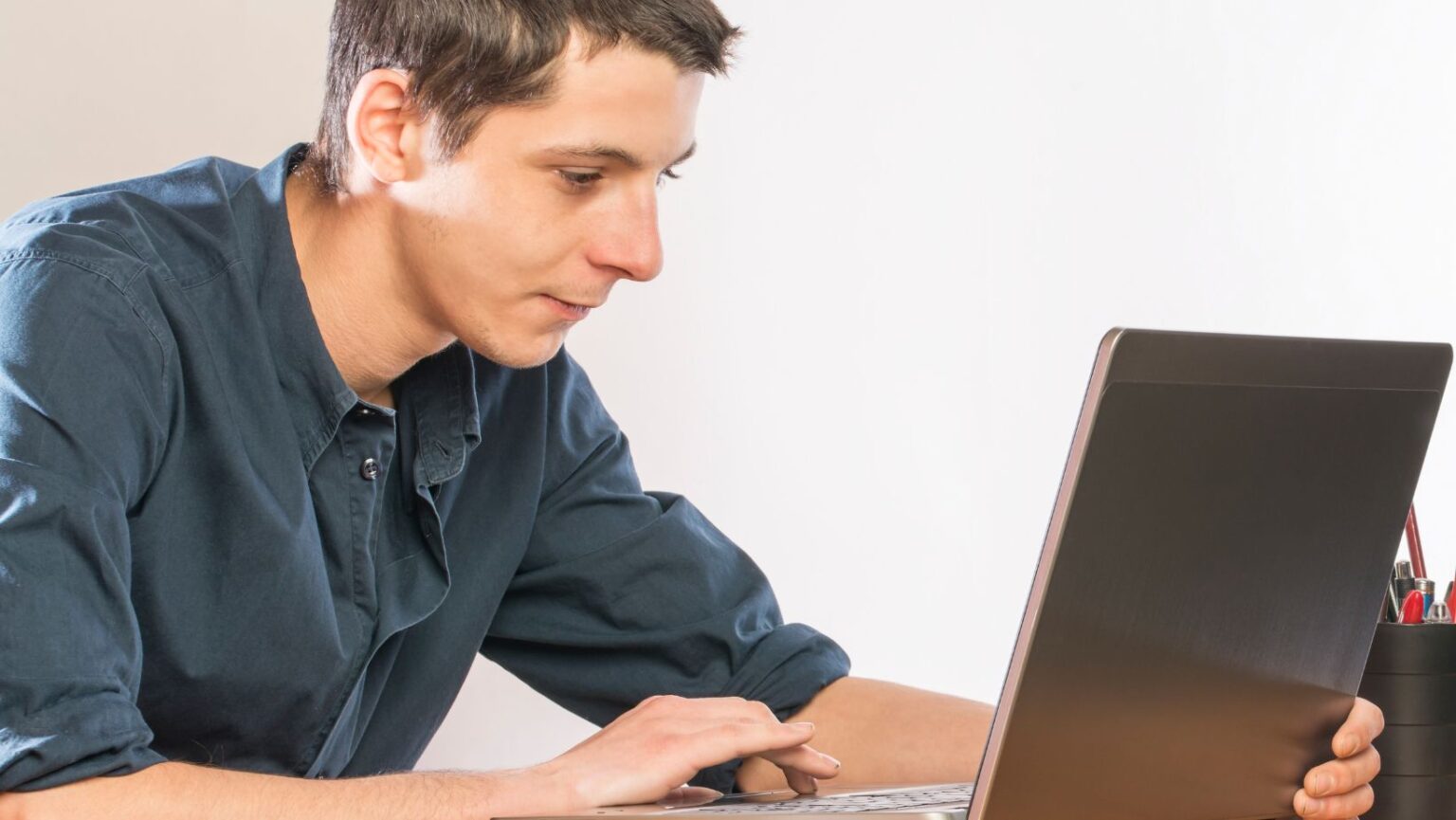 A Comprehensive Review of Features, Drawbacks & User Experience: Gvlive ...